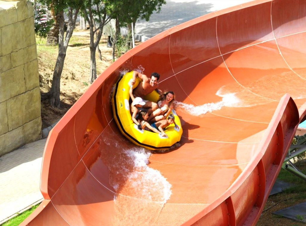 FAMILY RAFT RIDE – Dreamland Aqua Park